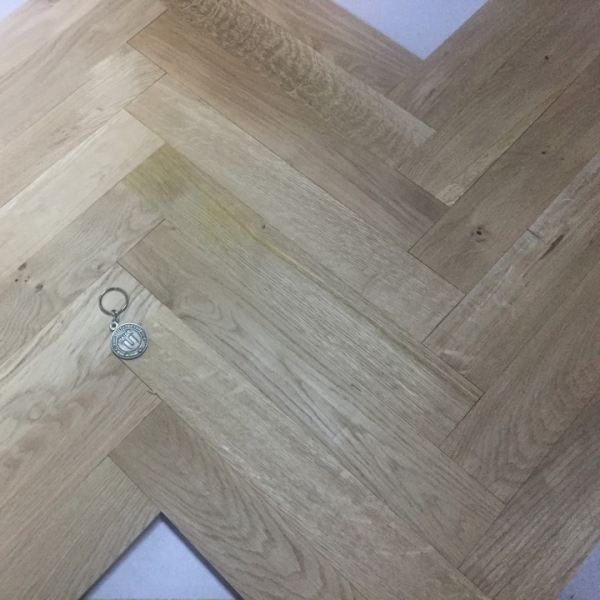 17 Herringbone - Oak Rustic